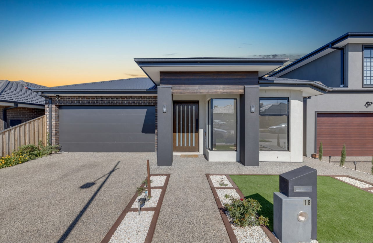 18 Dimitri Street, FRASER RISE, VIC, 3336 $590 Per Week